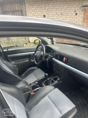 Opel Vectra 2003 in Radviliskis, with an engine capacity of 2.20 L and mileage of 404 thousand km for 1500 €, photo 11 on AUTOMOTO.COM.LV