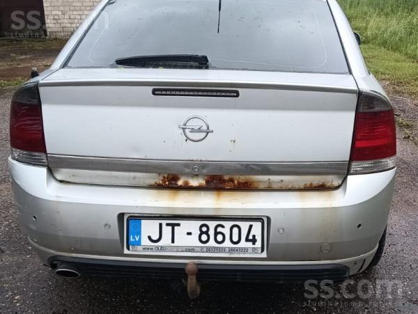 Opel Vectra 2004 Jēkabpils, ar dzinēja tilpumu 1.90 L un nobraukumu 365 tūkst. km par 500 €, foto 5 vietnē AUTOMOTO.COM.LV
