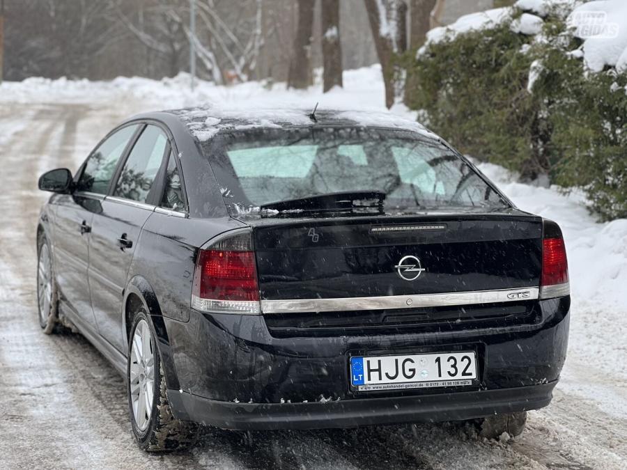 Opel Vectra 2004 in Klaipeda, with an engine capacity of 1.90 L and mileage of 291 thousand km for 1000 €, photo 3 on AUTOMOTO.COM.LV
