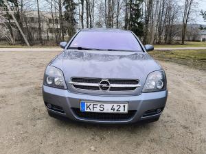 Opel Vectra 2005 in Mazeikiai, with an engine capacity of 2.20 L and mileage of 375 thousand km for 1150 €, photo 3 on AUTOMOTO.COM.LV