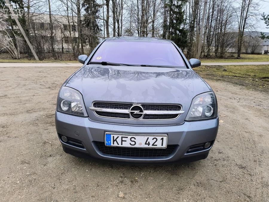 Opel Vectra 2005 in Mazeikiai, with an engine capacity of 2.20 L and mileage of 375 thousand km for 1150 €, photo 3 on AUTOMOTO.COM.LV