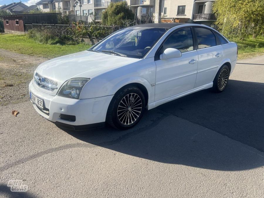 Opel Vectra 2005 in Siauliai, with an engine capacity of 2.20 L and mileage of 420 thousand km for 1050 €, photo 1 on AUTOMOTO.COM.LV
