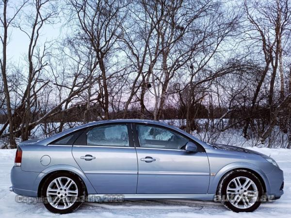 Opel Vectra 2006 in Saue, with an engine capacity of 2.80 L and mileage of 229 thousand km for 2950 €, photo 5 on AUTOMOTO.COM.LV