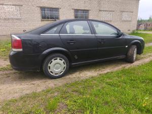 Opel Vectra 2007 in Ignalina, with an engine capacity of 1.90 L and mileage of 222 thousand km for 750 €, photo 5 on AUTOMOTO.COM.LV