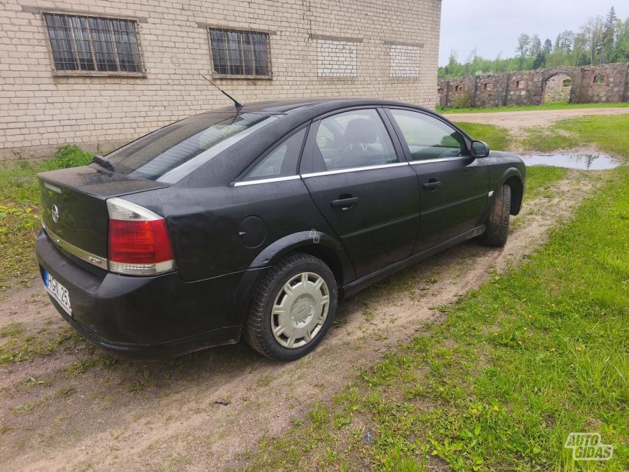 Opel Vectra 2007 in Ignalina, with an engine capacity of 1.90 L and mileage of 222 thousand km for 750 €, photo 10 on AUTOMOTO.COM.LV