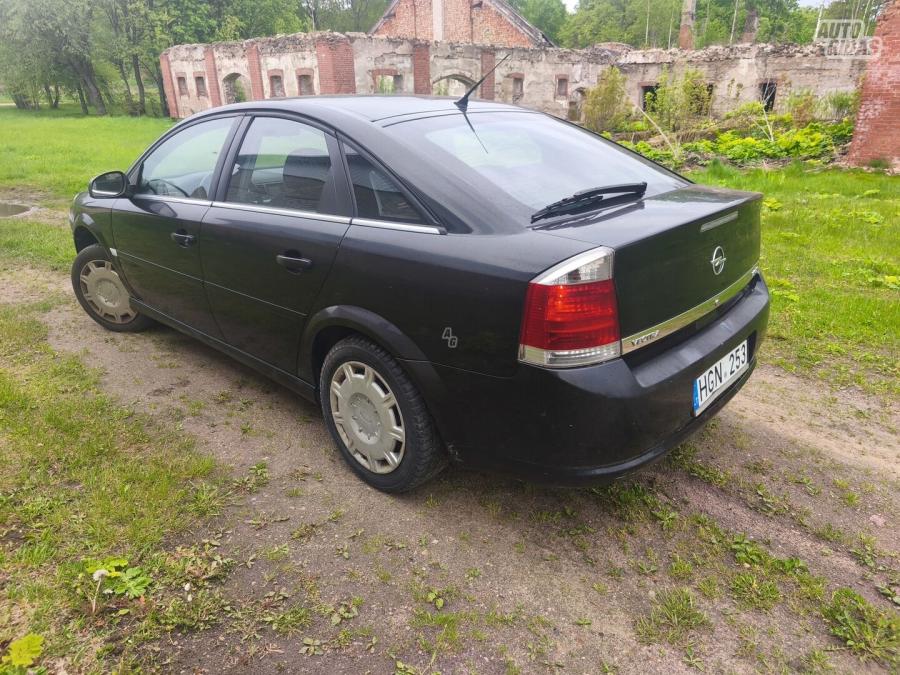 Opel Vectra 2007 in Ignalina, with an engine capacity of 1.90 L and mileage of 222 thousand km for 630 €, photo 9 on AUTOMOTO.COM.LV