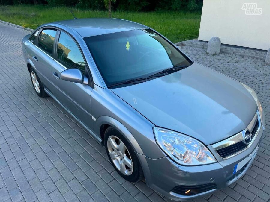 Opel Vectra 2007 in Kaunas, with an engine capacity of 1.90 L and mileage of 39 thousand km for 699 €, photo 3 on AUTOMOTO.COM.LV