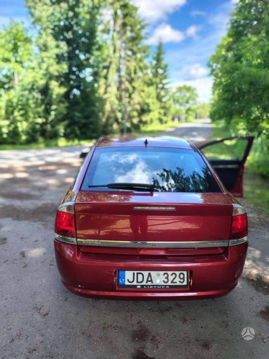 Sarkans Opel Vectra 2006 Panevēža, ar dzinēja tilpumu 1.91 L un nobraukumu 176 tūkst. km par 1000 €, foto 4 vietnē AUTOMOTO.COM.LV