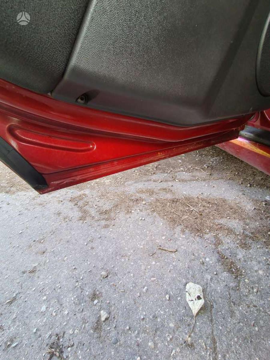 Sarkans Opel Vectra 2006 Panevēža, ar dzinēja tilpumu 1.91 L un nobraukumu 176 tūkst. km par 1000 €, foto 10 vietnē AUTOMOTO.COM.LV