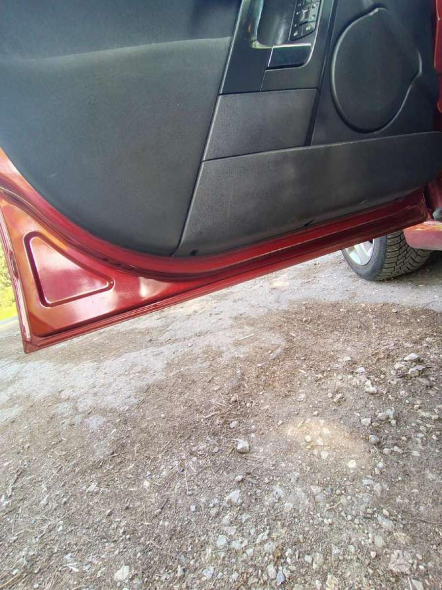 Sarkans Opel Vectra 2006 Panevēža, ar dzinēja tilpumu 1.91 L un nobraukumu 176 tūkst. km par 1000 €, foto 11 vietnē AUTOMOTO.COM.LV
