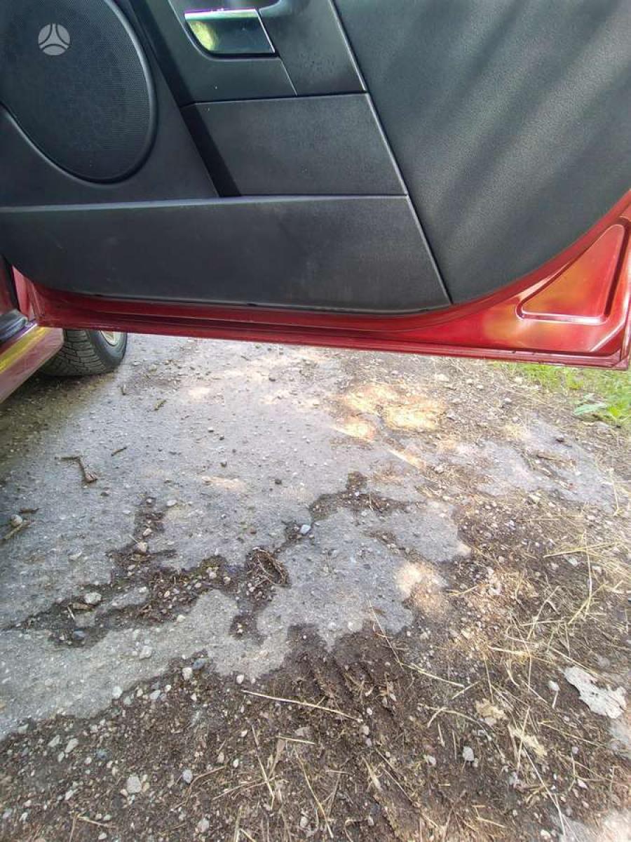Sarkans Opel Vectra 2006 Panevēža, ar dzinēja tilpumu 1.91 L un nobraukumu 176 tūkst. km par 1000 €, foto 14 vietnē AUTOMOTO.COM.LV