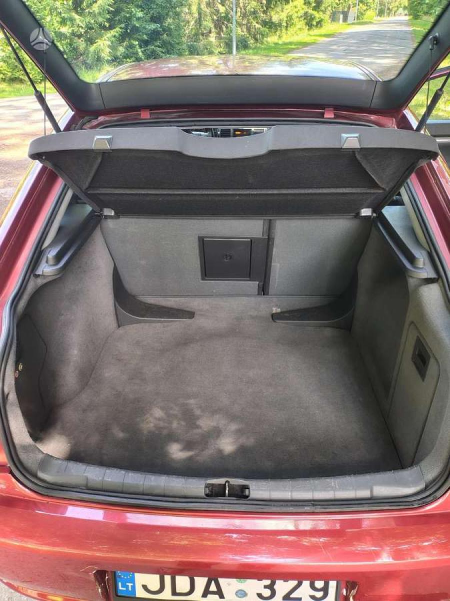 Sarkans Opel Vectra 2006 Panevēža, ar dzinēja tilpumu 1.91 L un nobraukumu 176 tūkst. km par 1000 €, foto 18 vietnē AUTOMOTO.COM.LV