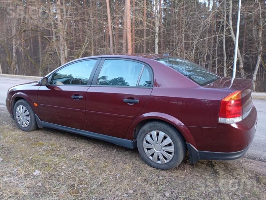 Красный Опель Вектра 2003 в Даугавпилс, объемом двигателя 2.20 л и пробегом 260 тыс. км за 900 €, фото 4 на AUTOMOTO.COM.LV