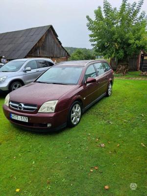 Red Opel Vectra 2004 in Trakai, with an engine capacity of 1.99 L and mileage of 348 thousand km for 580 €, photo 10 on AUTOMOTO.COM.LV