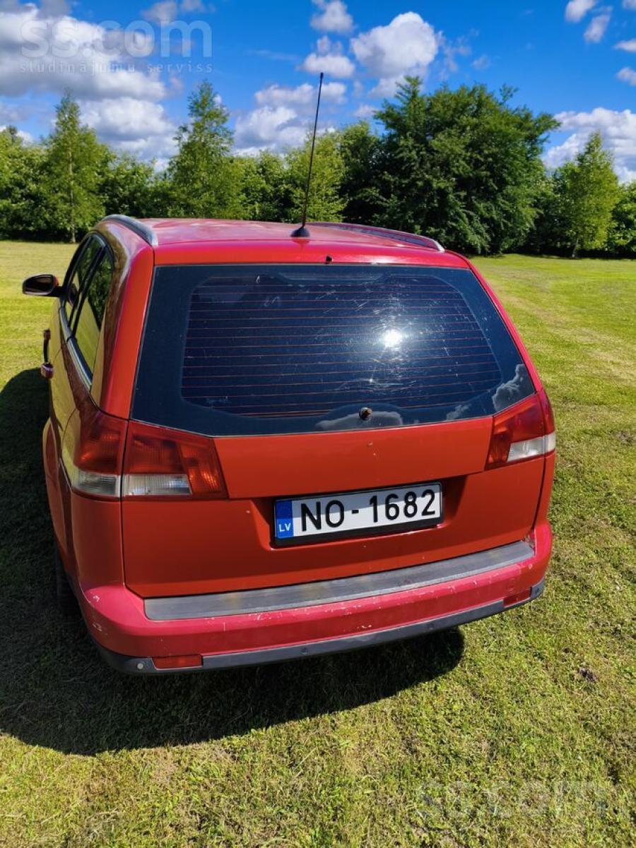 Red Opel Vectra 2006 in Riga, with an engine capacity of 1.90 L and mileage of 362 thousand km for 300 €, photo 5 on AUTOMOTO.COM.LV