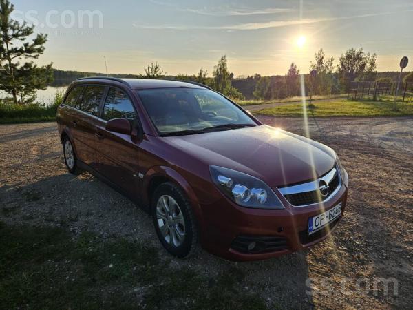 Red Opel Vectra 2008 in Jekabpils, with an engine capacity of 1.90 L and mileage of 496 thousand km for 1600 €, photo 2 on AUTOMOTO.COM.LV