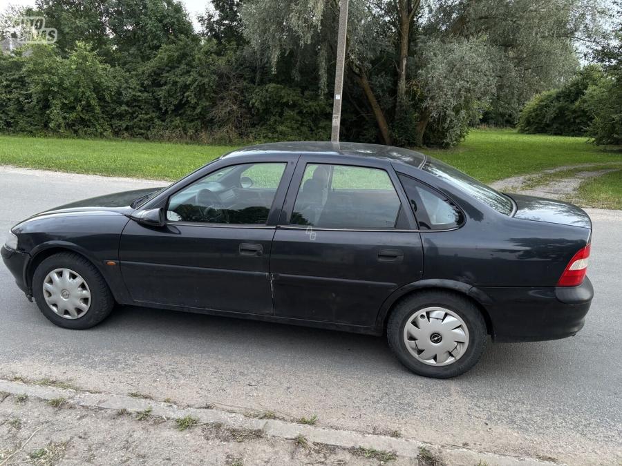 Opel Vectra 1997 Joniškis, ar dzinēja tilpumu 1.60 L un nobraukumu 300 tūkst. km par 500 €, foto 3 vietnē AUTOMOTO.COM.LV