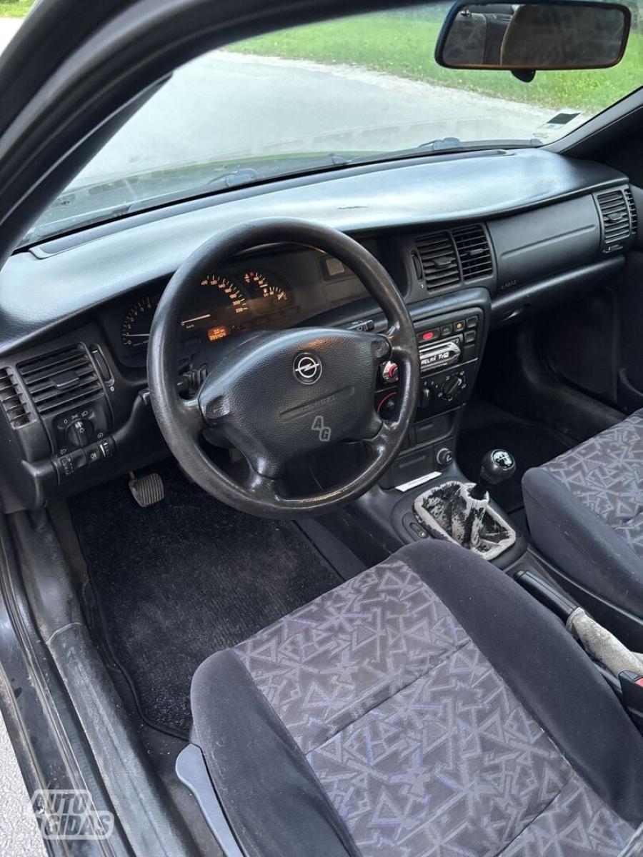 Opel Vectra 1997 Joniškis, ar dzinēja tilpumu 1.60 L un nobraukumu 300 tūkst. km par 500 €, foto 13 vietnē AUTOMOTO.COM.LV