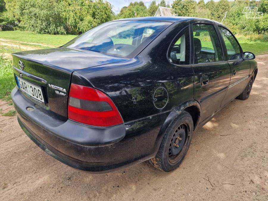 Opel Vectra 1999 Ukmergė, ar dzinēja tilpumu 1.80 L un nobraukumu 250 tūkst. km par 550 €, foto 4 vietnē AUTOMOTO.COM.LV