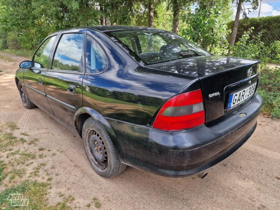Opel Vectra 1999 Ukmergė, ar dzinēja tilpumu 1.80 L un nobraukumu 250 tūkst. km par 550 €, foto 5 vietnē AUTOMOTO.COM.LV