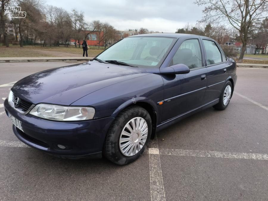 Opel Vectra 2000 in Kaunas, with an engine capacity of 1.80 L and mileage of 162 thousand km for 700 €, photo 1 on AUTOMOTO.COM.LV