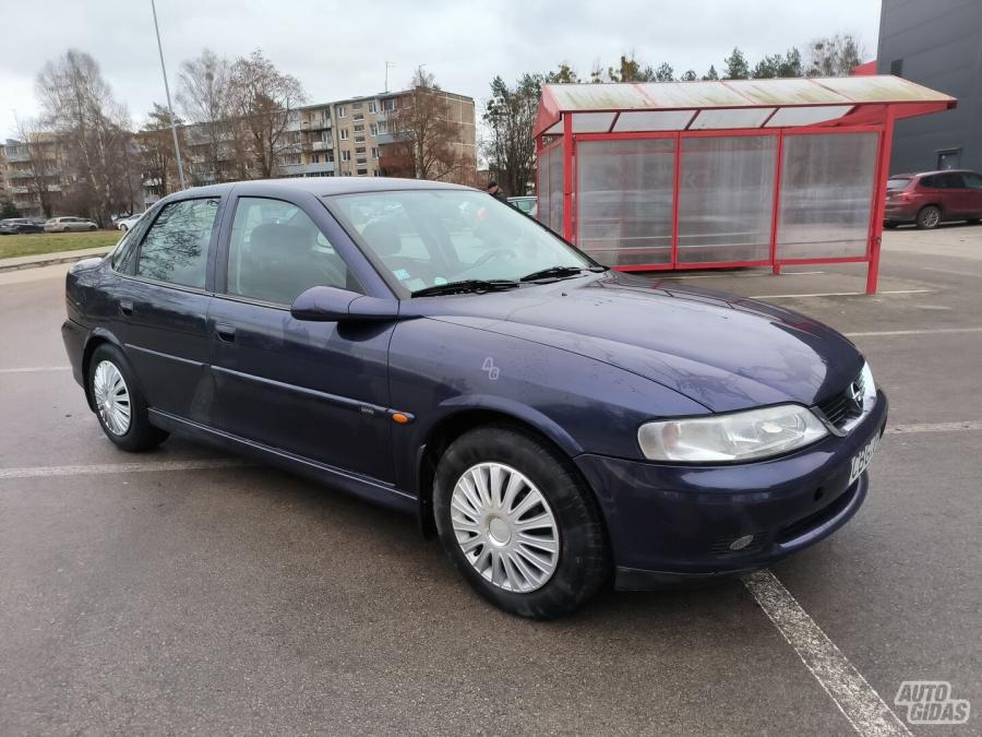 Opel Vectra 2000 in Kaunas, with an engine capacity of 1.80 L and mileage of 162 thousand km for 700 €, photo 4 on AUTOMOTO.COM.LV