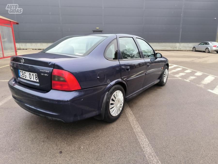 Opel Vectra 2000 in Kaunas, with an engine capacity of 1.80 L and mileage of 162 thousand km for 700 €, photo 6 on AUTOMOTO.COM.LV