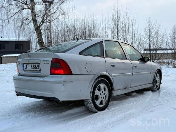 Opel Vectra 2000 in Liepaja, with an engine capacity of 1.80 L and mileage of 184 thousand km for 1750 €, photo 4 on AUTOMOTO.COM.LV