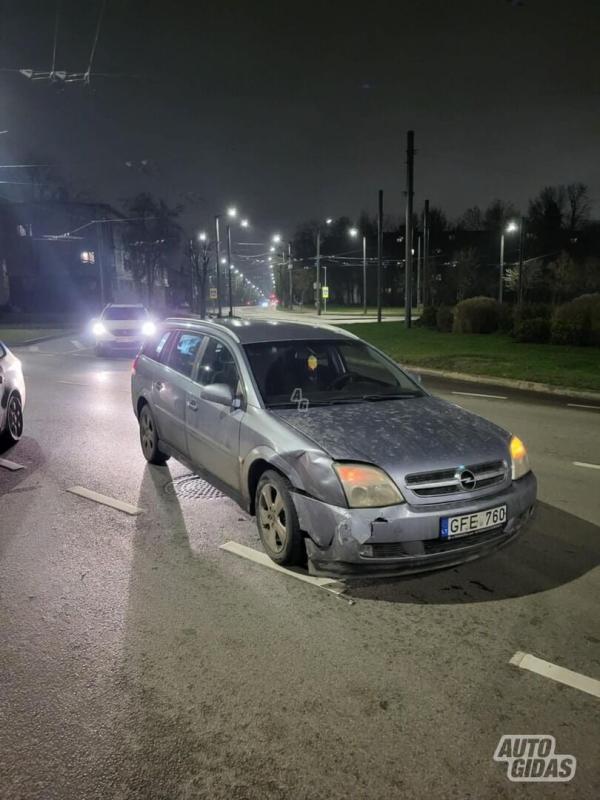 Opel Vectra 2002 in Kaunas, with an engine capacity of 2.00 L and mileage of 321 thousand km for 300 €, photo 1 on AUTOMOTO.COM.LV
