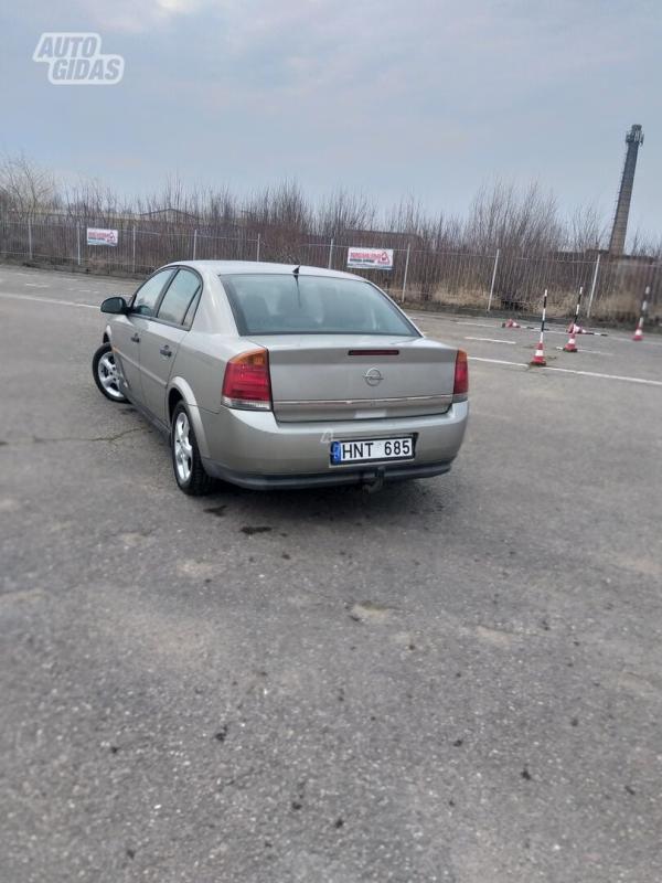 Opel Vectra 2002 in Vilnius, with an engine capacity of 2.00 L and mileage of 325 thousand km for 1000 €, photo 4 on AUTOMOTO.COM.LV