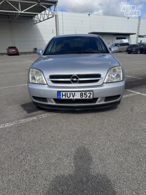 Opel Vectra 2002 in Klaipeda, with an engine capacity of 2.20 L and mileage of 306 thousand km for 1350 €, photo 3 on AUTOMOTO.COM.LV