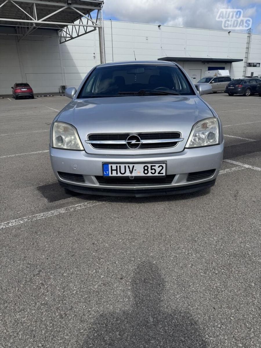 Opel Vectra 2002 in Klaipeda, with an engine capacity of 2.20 L and mileage of 306 thousand km for 1350 €, photo 3 on AUTOMOTO.COM.LV