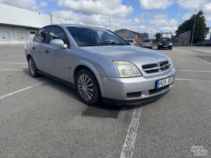 Opel Vectra 2002 in Klaipeda, with an engine capacity of 2.20 L and mileage of 306 thousand km for 1350 €, photo 4 on AUTOMOTO.COM.LV