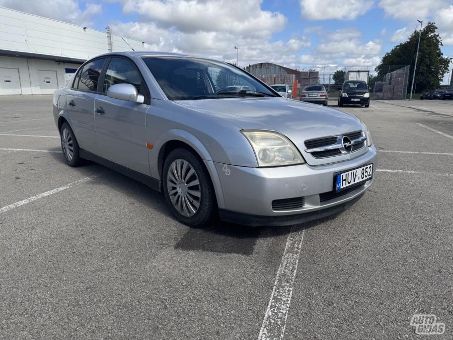 Opel Vectra 2002 in Klaipeda, with an engine capacity of 2.20 L and mileage of 306 thousand km for 1350 €, photo 4 on AUTOMOTO.COM.LV
