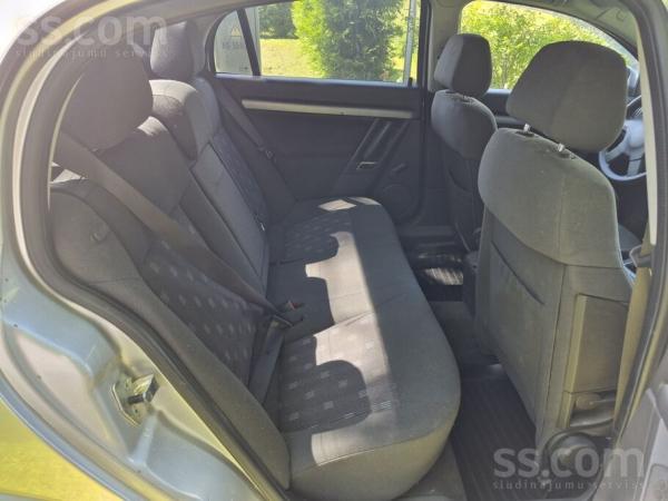 Opel Vectra 2002 in Preili, with an engine capacity of 1.80 L and mileage of 157 thousand km for 1400 €, photo 9 on AUTOMOTO.COM.LV