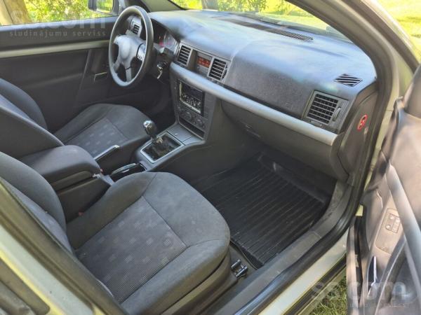 Opel Vectra 2002 in Preili, with an engine capacity of 1.80 L and mileage of 157 thousand km for 1400 €, photo 10 on AUTOMOTO.COM.LV