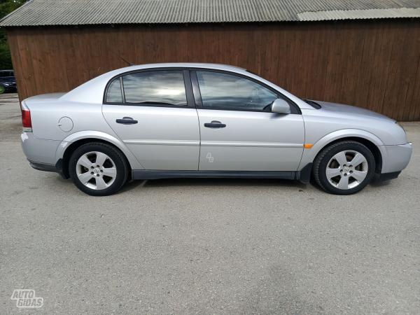 Opel Vectra 2002 in Kretinga, with an engine capacity of 2.20 L and mileage of 269 thousand km for 950 €, photo 4 on AUTOMOTO.COM.LV