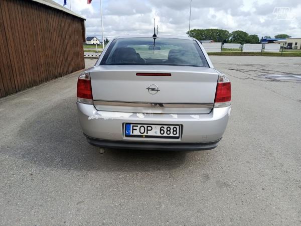 Opel Vectra 2002 in Kretinga, with an engine capacity of 2.20 L and mileage of 269 thousand km for 950 €, photo 8 on AUTOMOTO.COM.LV