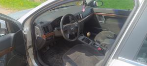 Opel Vectra 2002 in Jurbarkas, with an engine capacity of 2.20 L and mileage of 322 thousand km for 800 €, photo 6 on AUTOMOTO.COM.LV
