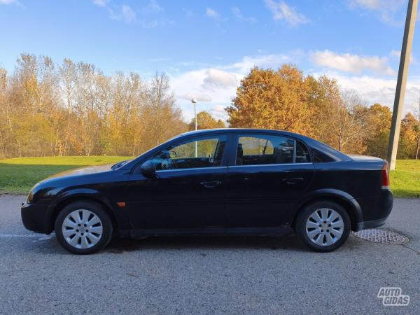 Opel Vectra 2002 in Jonava, with an engine capacity of 2.20 L and mileage of 297 thousand km for 890 €, photo 6 on AUTOMOTO.COM.LV