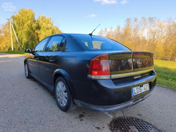 Opel Vectra 2002 in Jonava, with an engine capacity of 2.20 L and mileage of 297 thousand km for 890 €, photo 7 on AUTOMOTO.COM.LV