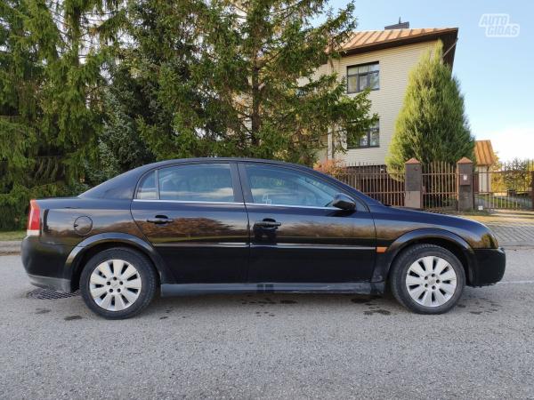 Opel Vectra 2002 in Jonava, with an engine capacity of 2.20 L and mileage of 297 thousand km for 890 €, photo 10 on AUTOMOTO.COM.LV