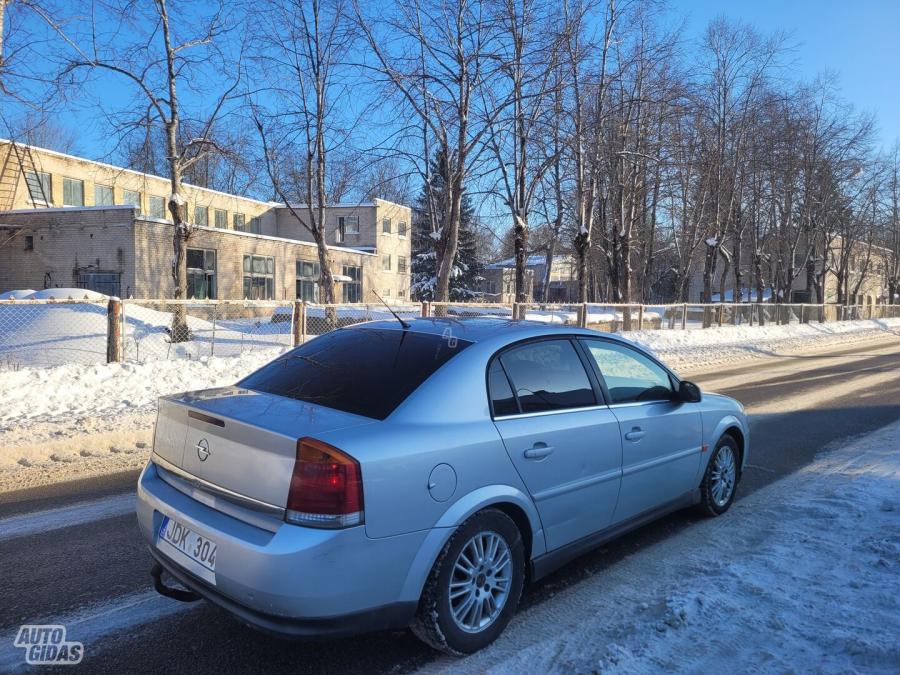 Opel Vectra 2003 in Vilnius, with an engine capacity of 2.20 L and mileage of 3240 thousand km for 1000 €, photo 3 on AUTOMOTO.COM.LV