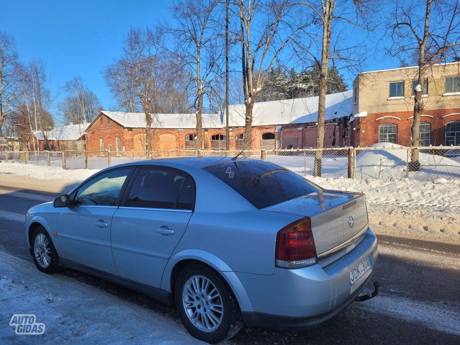 Opel Vectra 2003 in Vilnius, with an engine capacity of 2.20 L and mileage of 3240 thousand km for 1000 €, photo 6 on AUTOMOTO.COM.LV