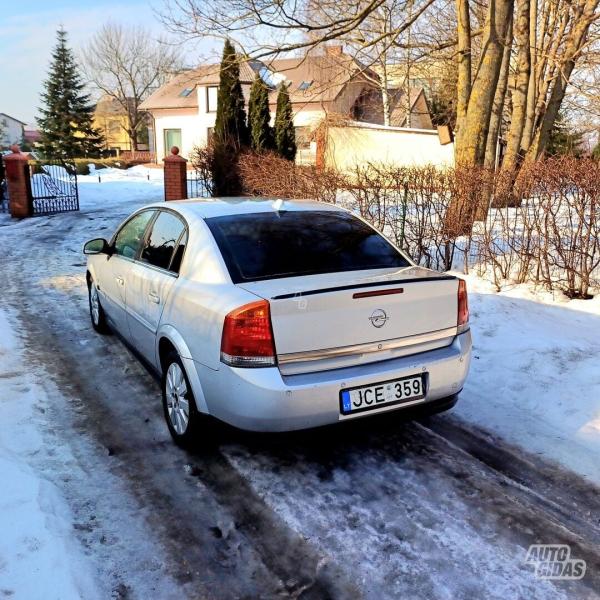 Opel Vectra 2003 in Klaipeda, with an engine capacity of 2.20 L and mileage of 350 thousand km for 410 €, photo 1 on AUTOMOTO.COM.LV