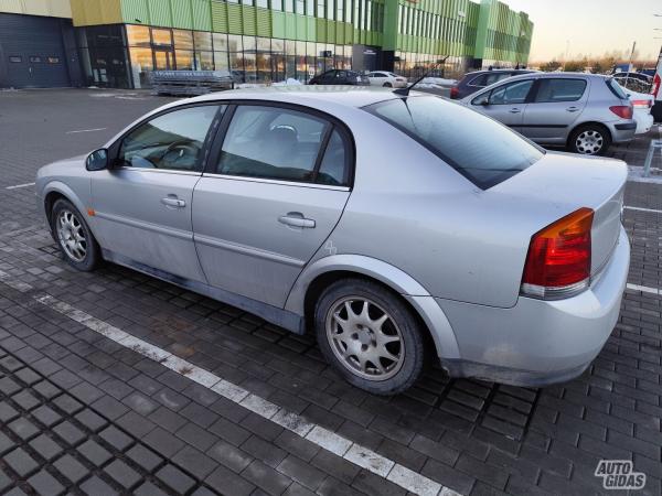 Opel Vectra 2003 Viļņa, ar dzinēja tilpumu 2.20 L un nobraukumu 270 tūkst. km par 590 €, foto 7 vietnē AUTOMOTO.COM.LV