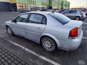 Opel Vectra 2003 Viļņa, ar dzinēja tilpumu 2.20 L un nobraukumu 270 tūkst. km par 590 €, foto 7 vietnē AUTOMOTO.COM.LV