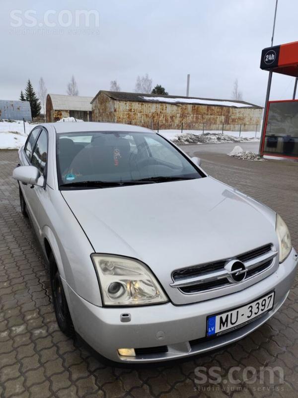 Opel Vectra 2003 in Gulbene, with an engine capacity of 2.20 L and mileage of 312 thousand km for 1350 €, photo 9 on AUTOMOTO.COM.LV