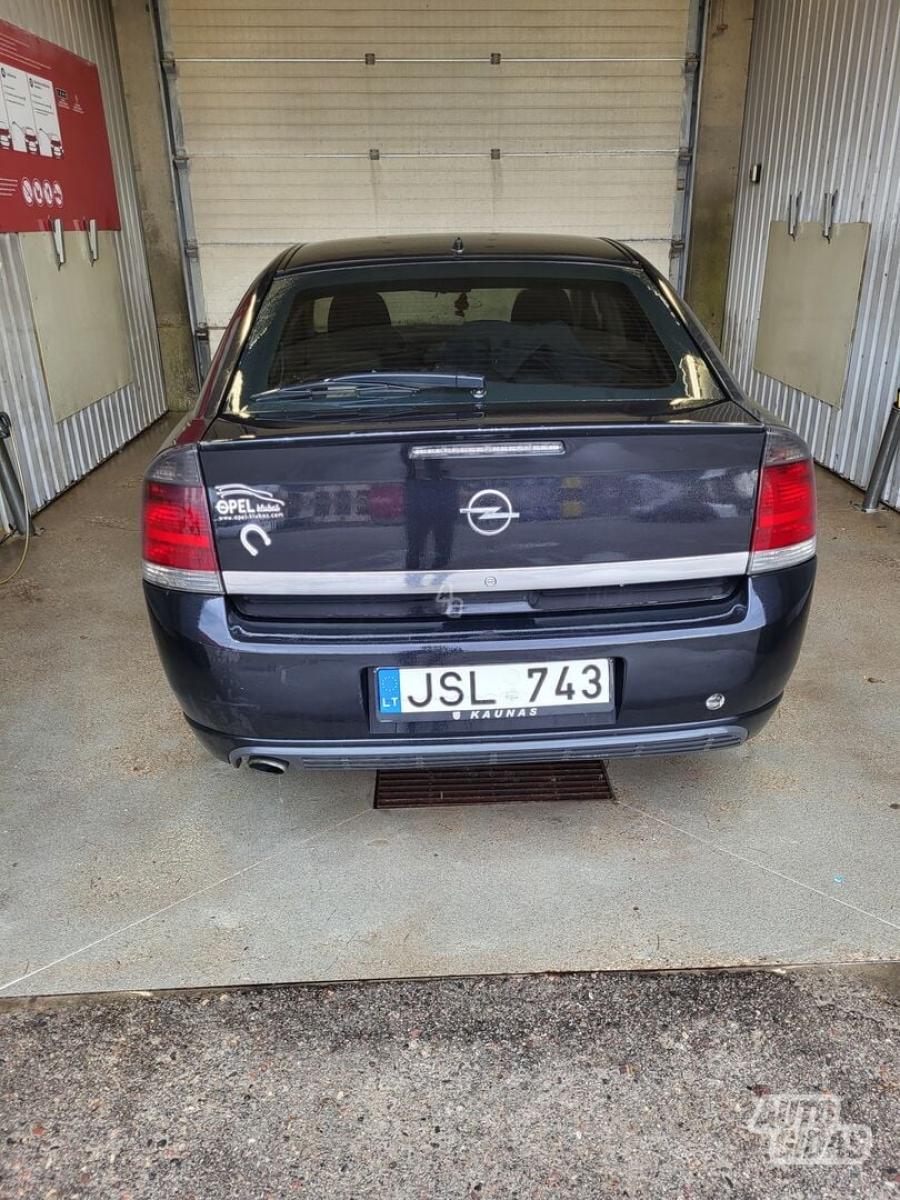Opel Vectra 2003 in Kaunas, with an engine capacity of 2.20 L and mileage of 273 thousand km for 1300 €, photo 5 on AUTOMOTO.COM.LV