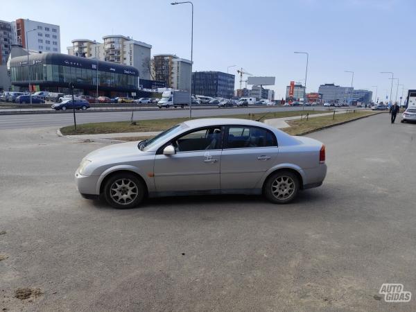 Opel Vectra 2003 in Vilnius, with an engine capacity of 2.20 L and mileage of 27 thousand km for 480 €, photo 5 on AUTOMOTO.COM.LV